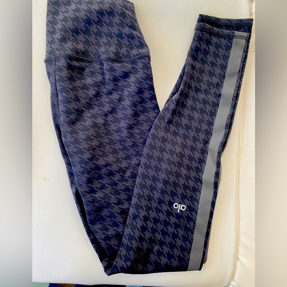 ALO Yoga | Pants & Jumpsuits | Alo Yoga Black And Gray Checkered ...